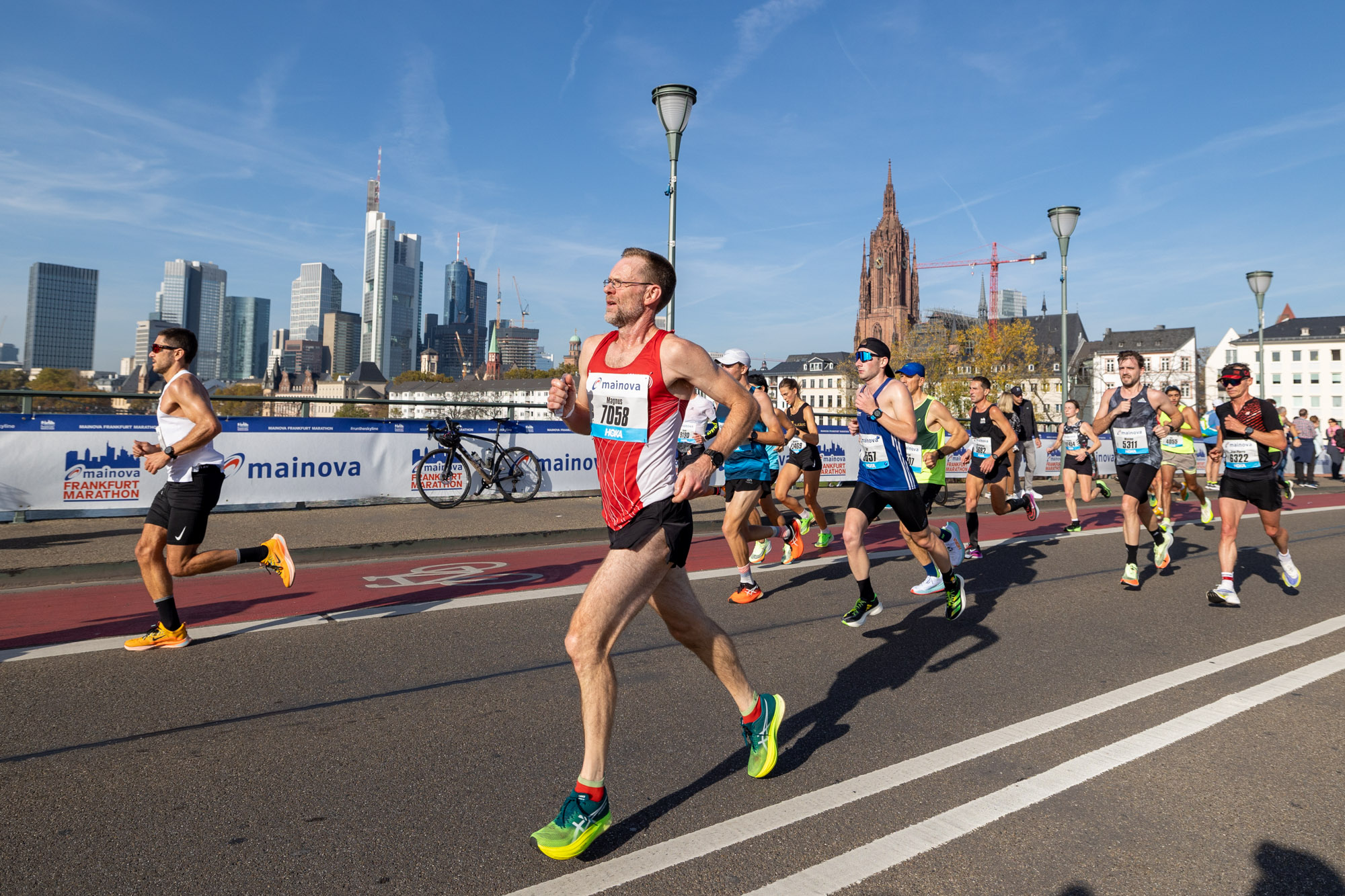 Hendrik Pfeiffer in 2:11:28 Stunden starker Siebter: Die schönsten ...