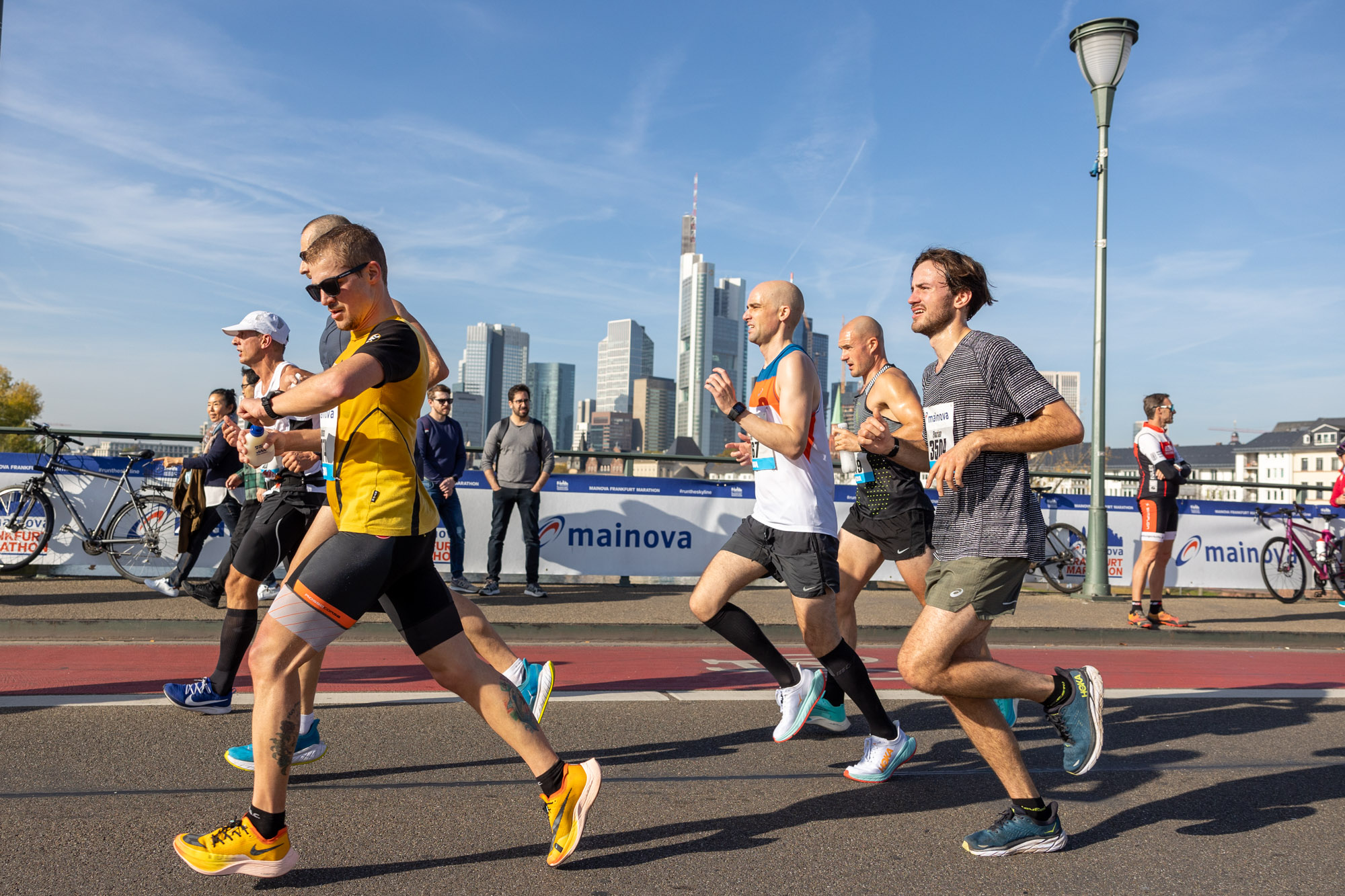 Hendrik Pfeiffer in 2:11:28 Stunden starker Siebter: Die schönsten ...