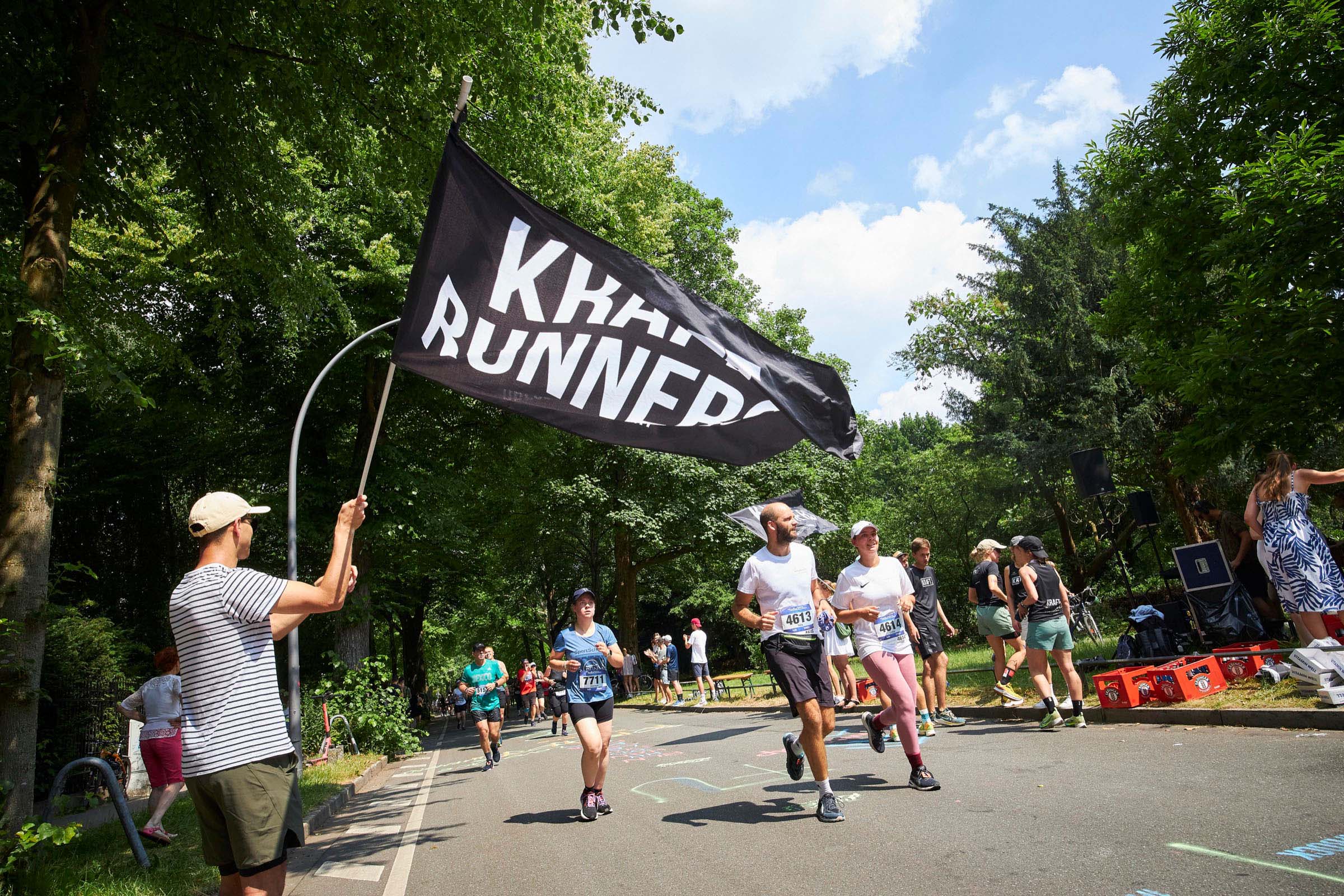 Hella Hamburg Halbmarathon: Lonah Salpeter bricht Streckenrekord ...