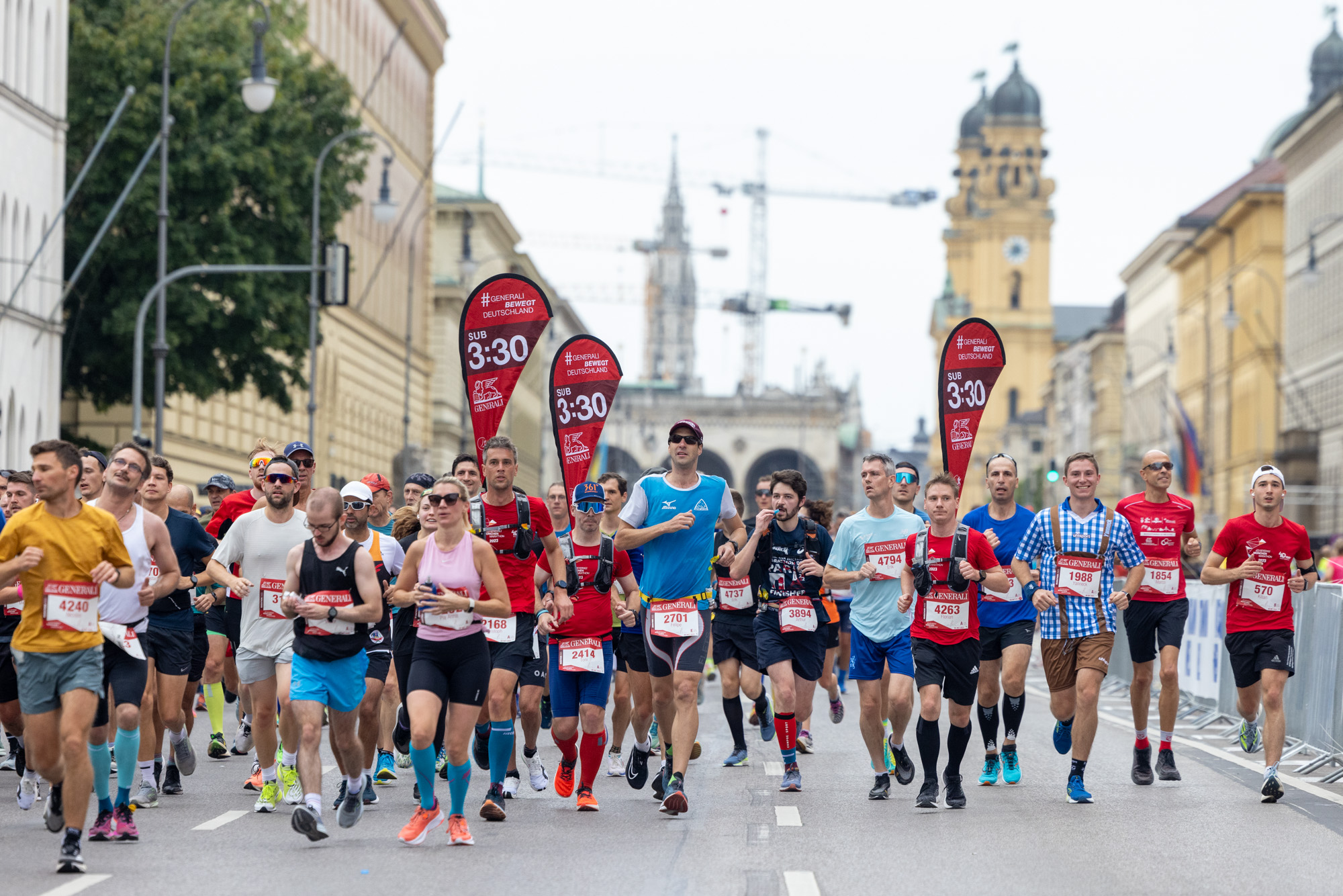 Bildergalerie: Fast 400 Fotos vom GENERALI MÜNCHEN MARATHON - Laufen.de