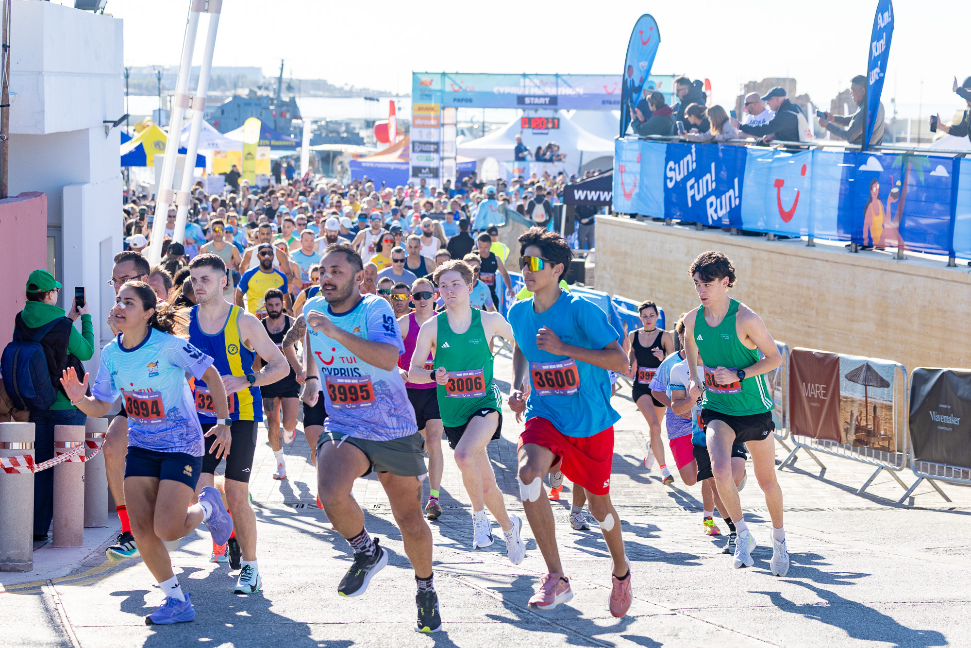 Bildergalerie: Über 250 Fotos vom TUI Cyprus Marathon - Laufen.de