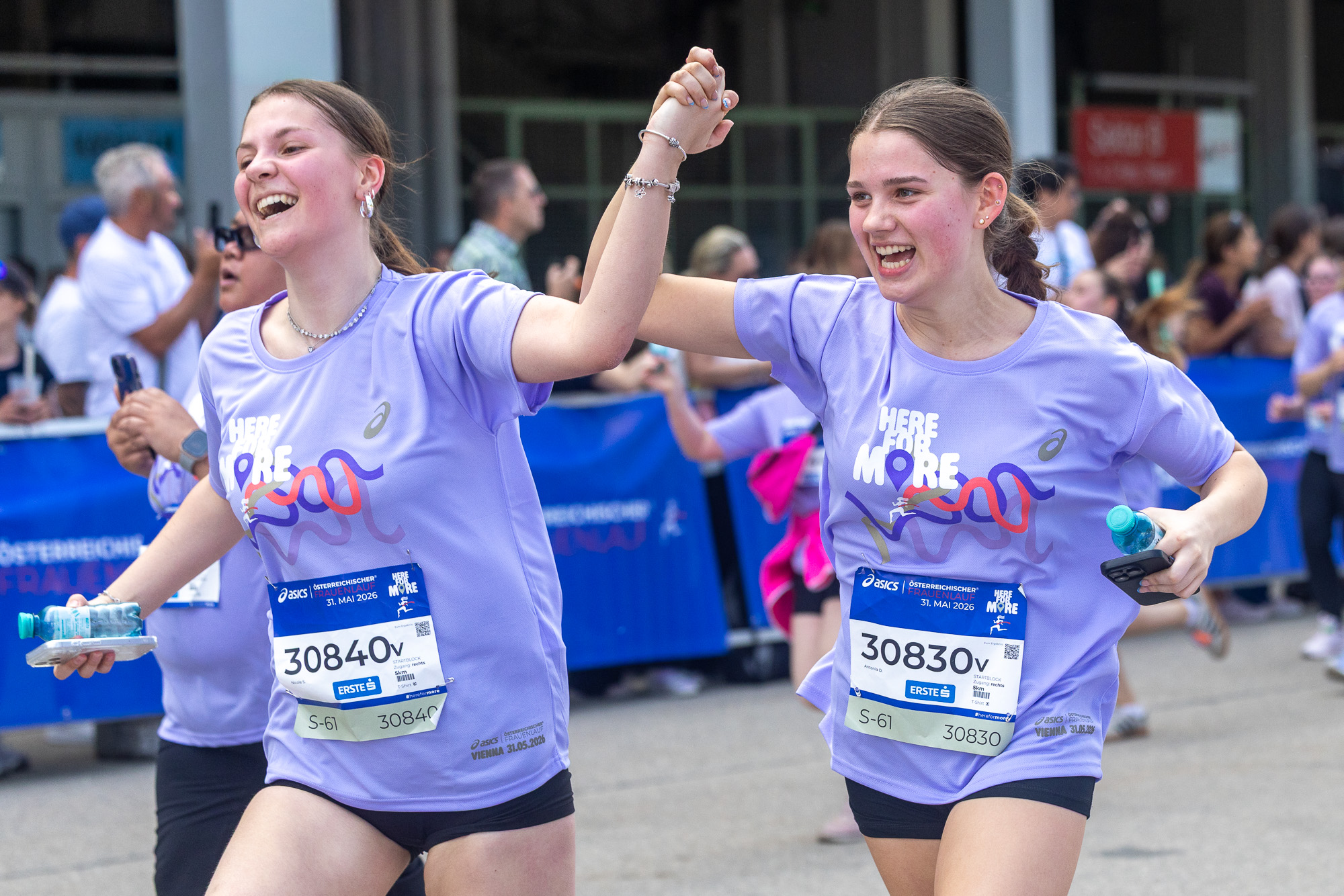 Bildergalerie: Über 200 Fotos vom ASICS Österreichischen Frauenlauf ...