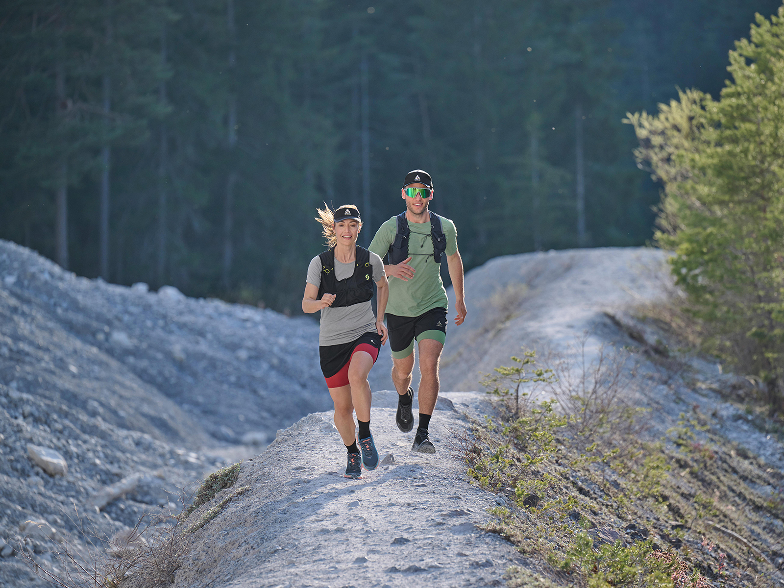 X-Alp von ODLO: Technische Trailrunning-Kollektion für dein Abenteuer ...