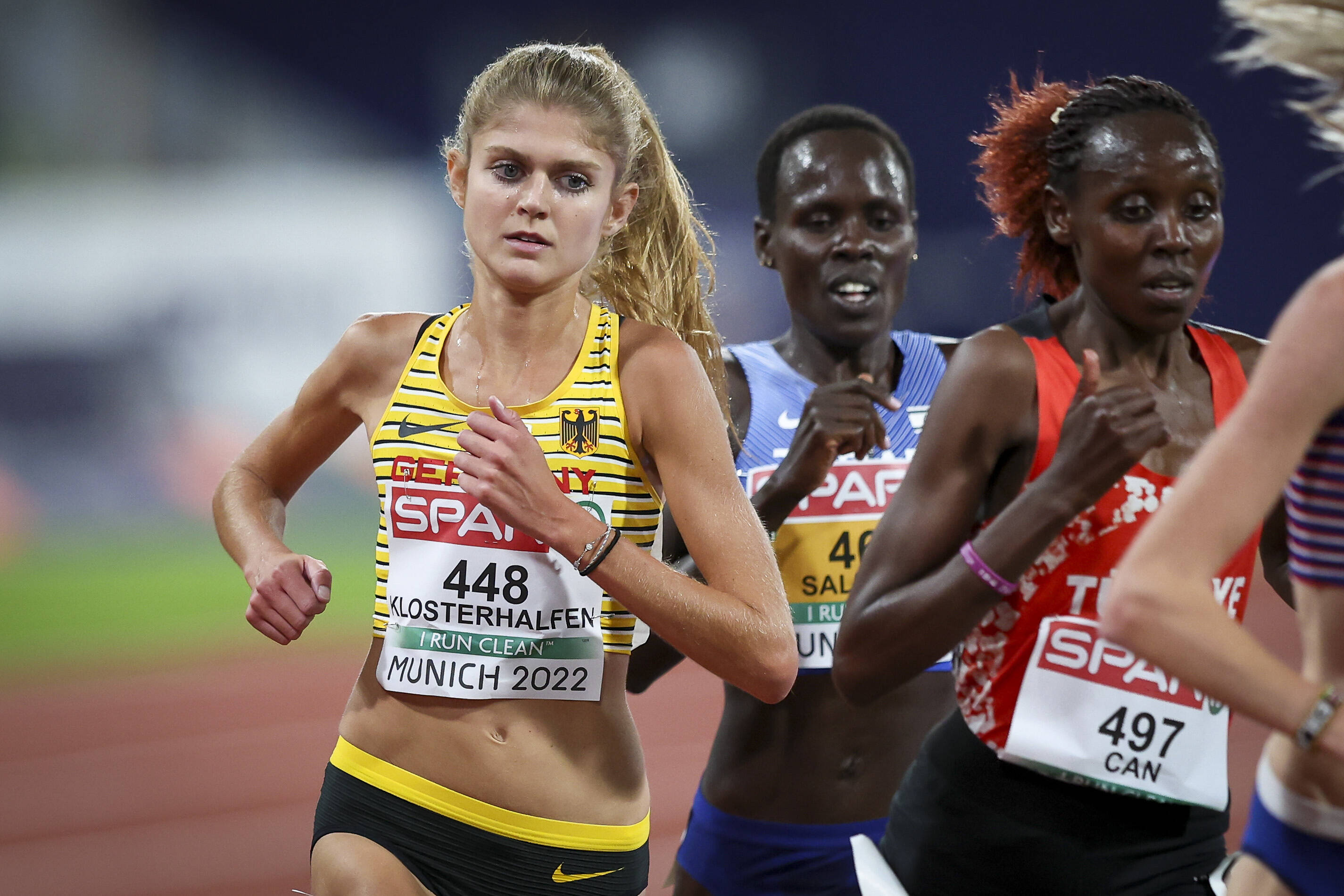 Halbmarathon in Valencia: Konstanze Klosterhalfen gewinnt überraschend ...