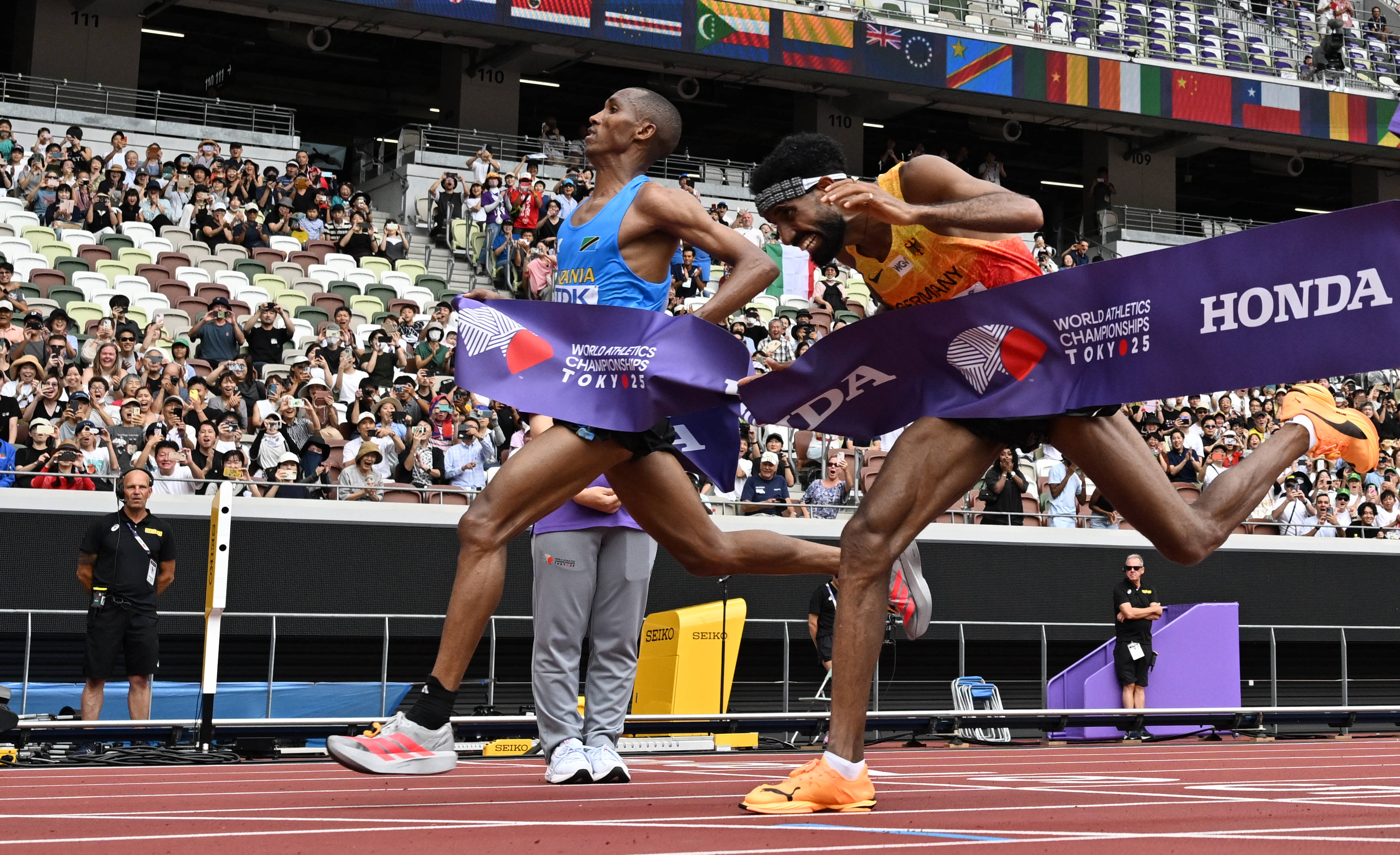 Sensation in Tokio: Amanal Petros stürmt zu WM-Silber im Marathon ...