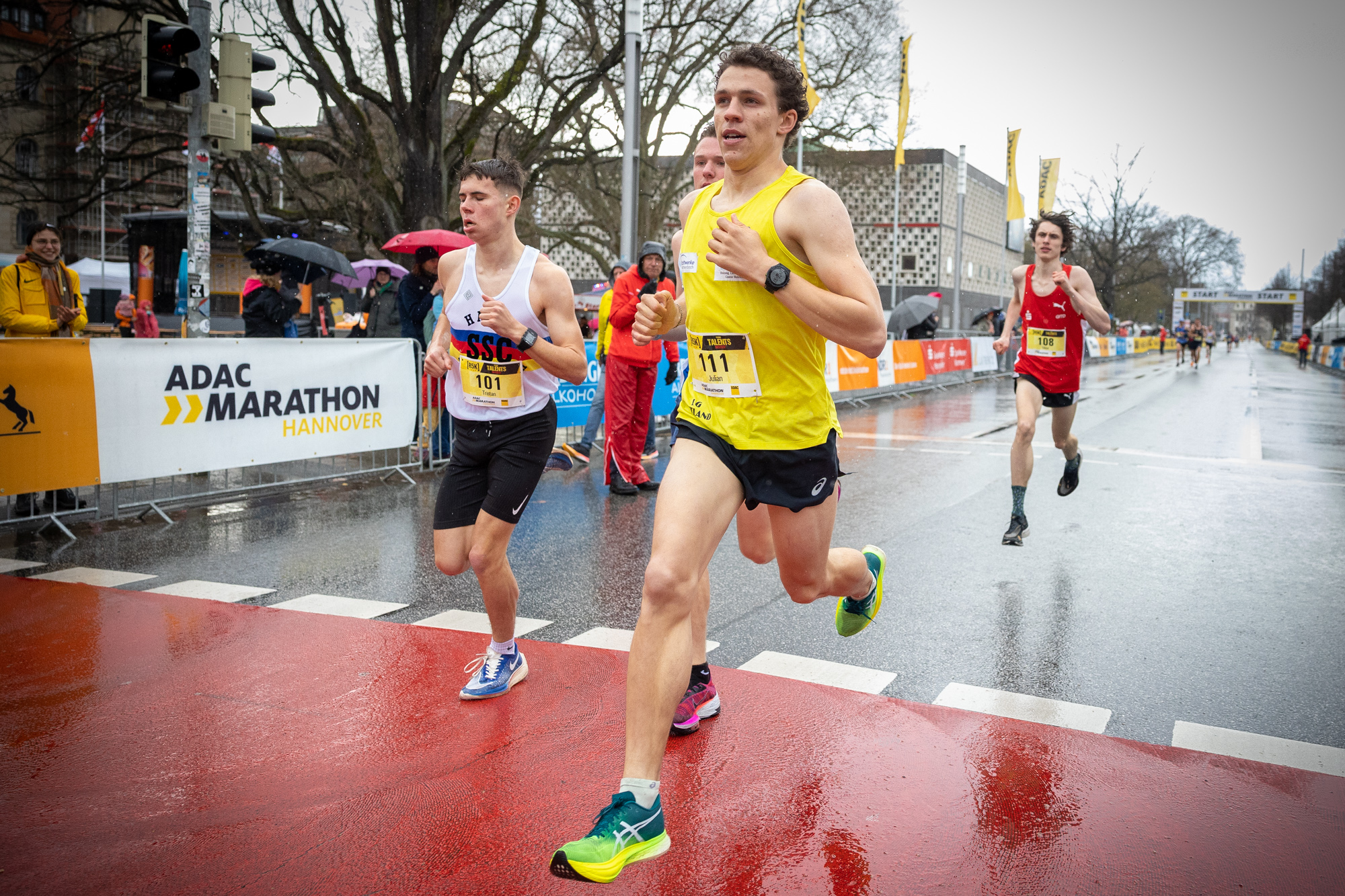 R5K-Tour in Paderborn: Julian Gering auf dem Weg zum Gesamtsieg? Sven ...